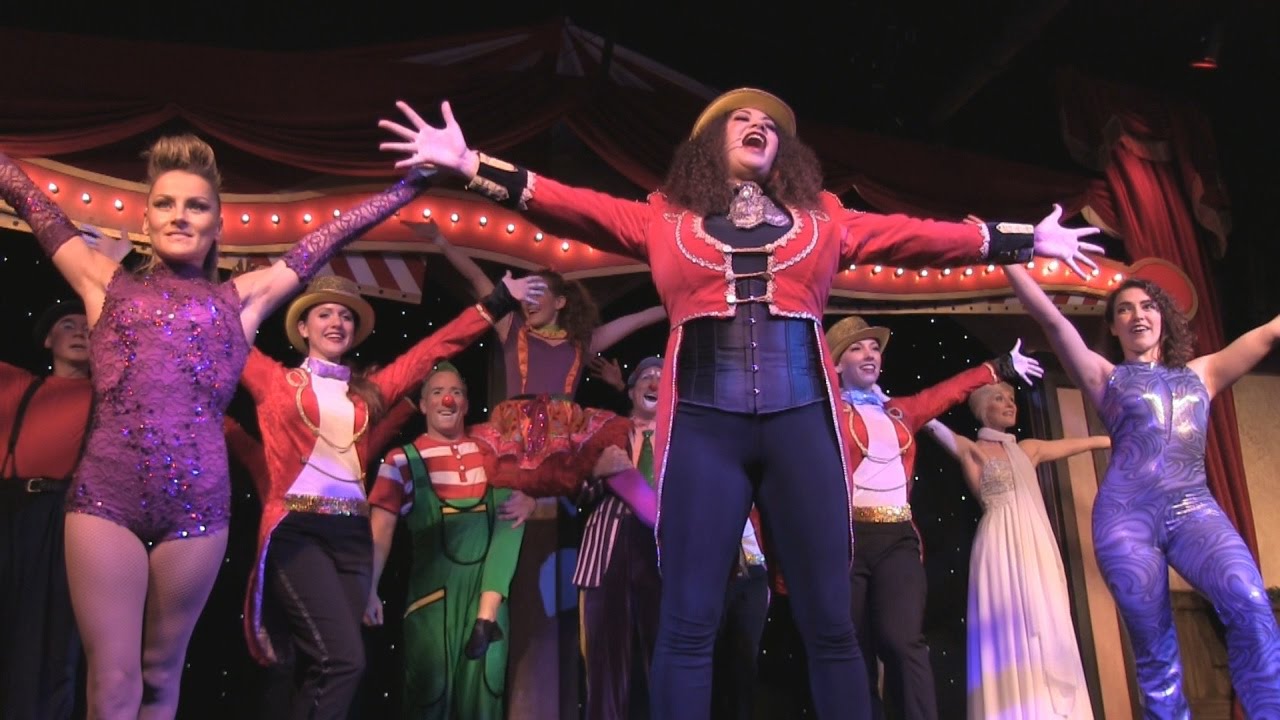 The circus comes to Pirate's Town at The Cirque Magique - YouTube