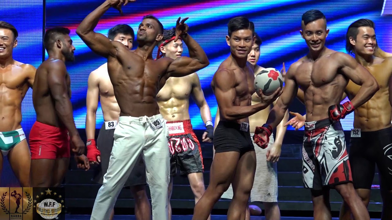 Singapore Grand Prix 2017 - MEN'S SPORTS MODEL Pose Down! - YouTube