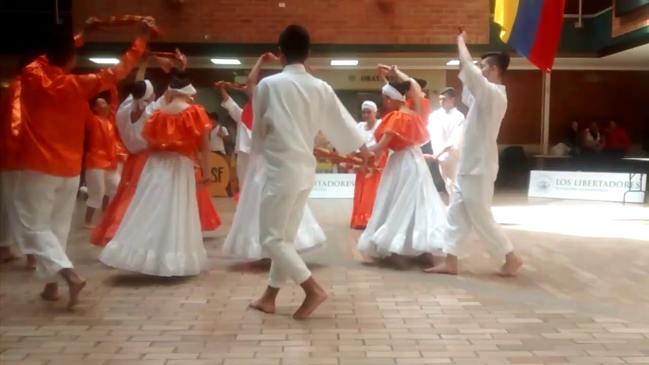 Velo que bonito - U Central Bogotá - YouTube