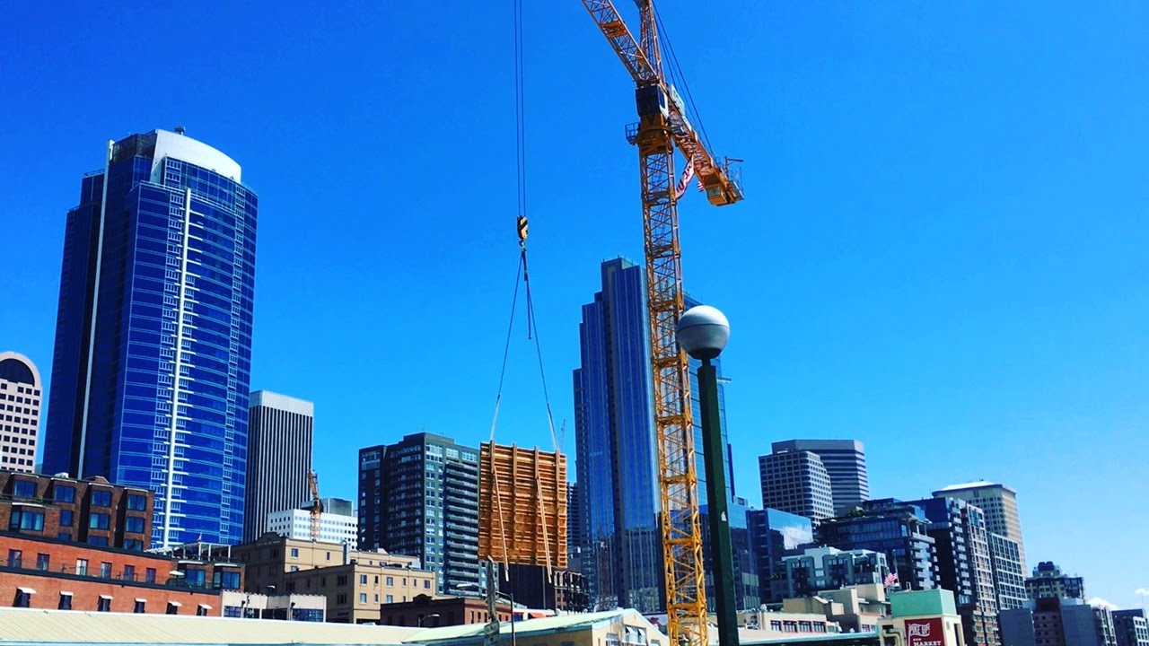 TOWER CRANE IN DOWNTOWN SEATTLE - YouTube