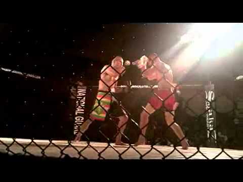 Max Holloway vs Eddie Rincon Round 3 - YouTube