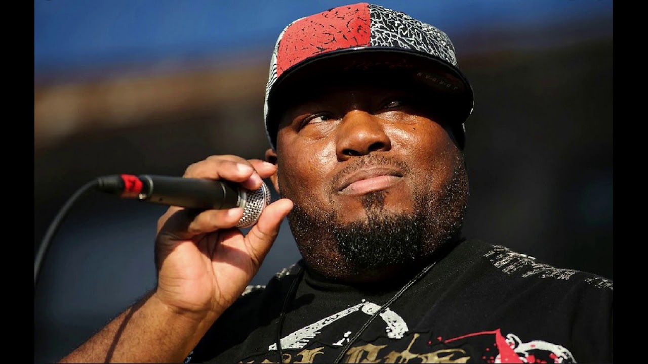 Rahzel beatboxing on a loop for 5 minutes - YouTube