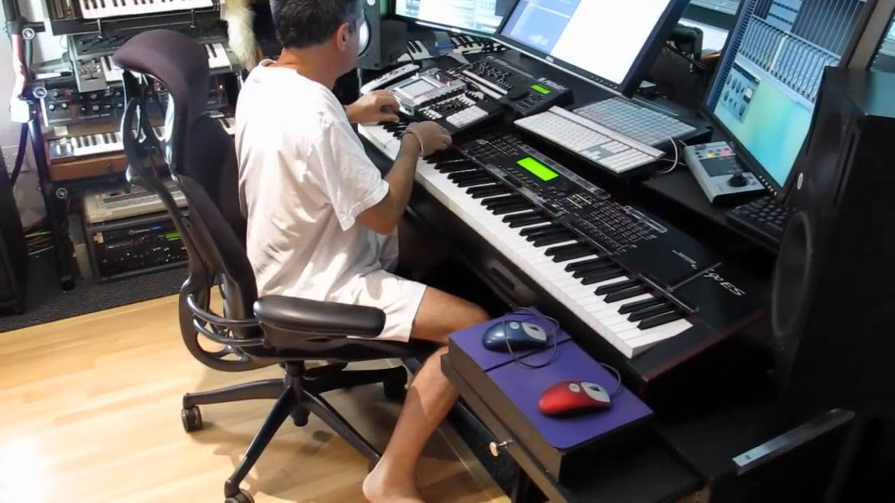 TRANSFORMER MUSIC DAW TABLE - YouTube