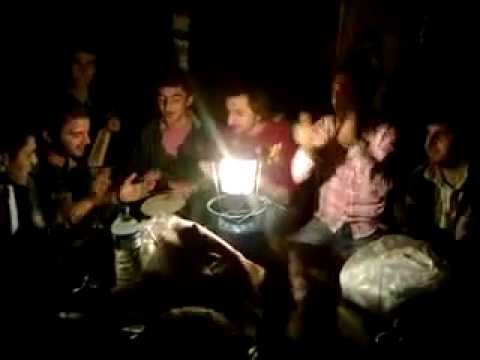 eWo - Elimde Papatya Gözümde Umutlarla