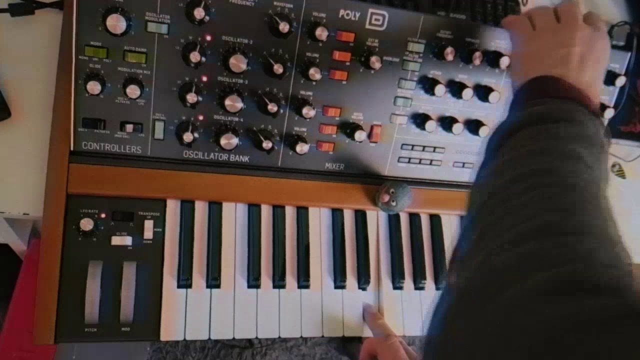 I want this on every song: Behringer Poly D - YouTube