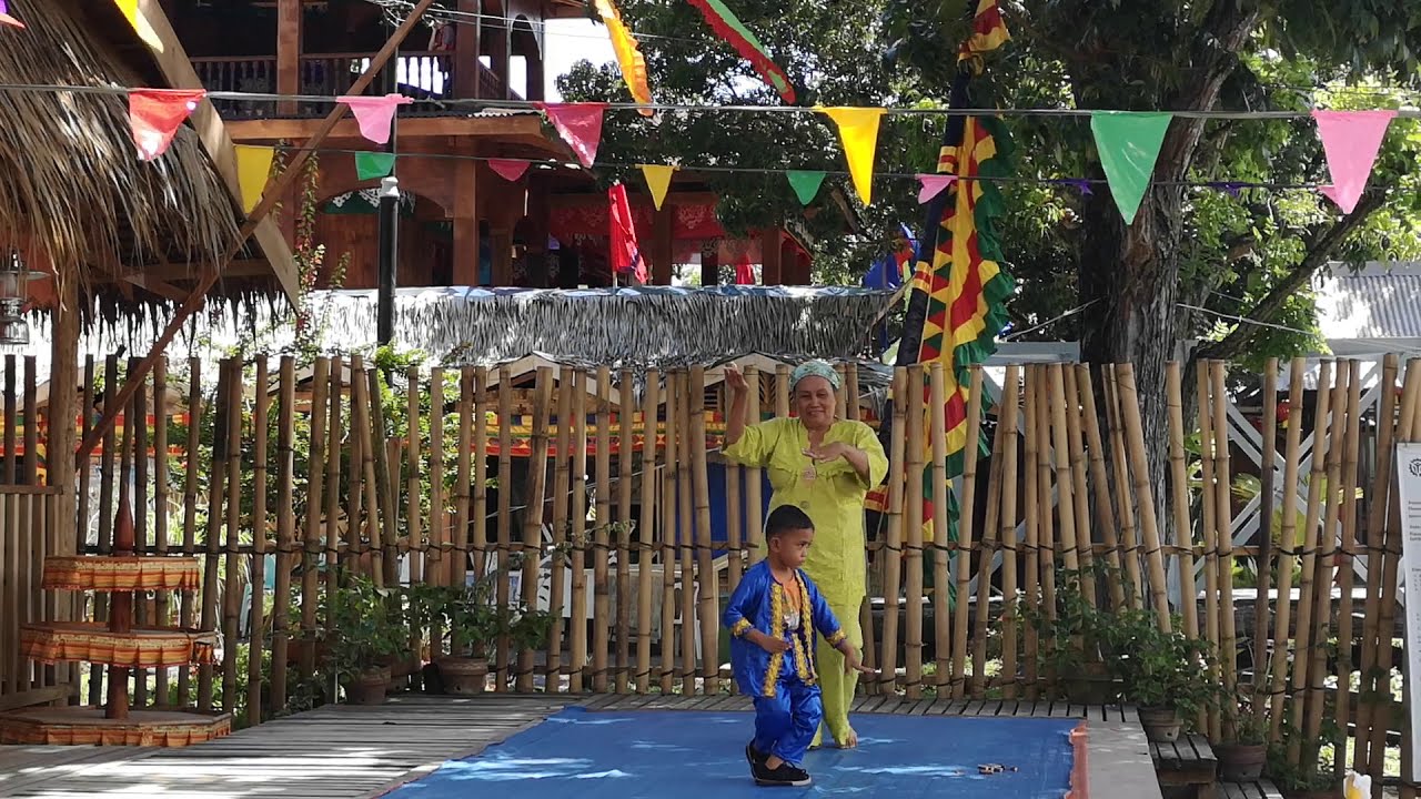Sama-Bajau Dance and Music - YouTube