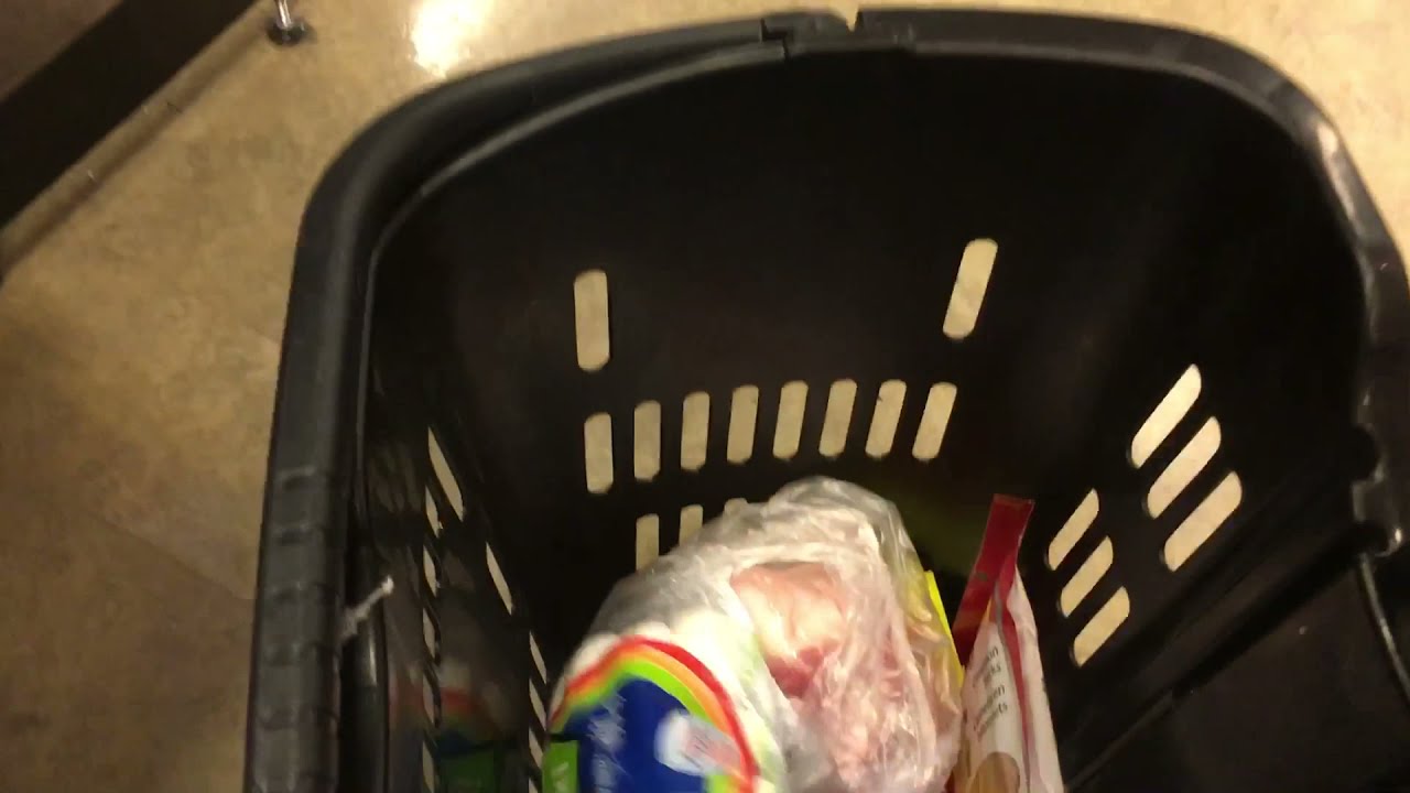 Safeway self checkout 2020: lots of items - YouTube