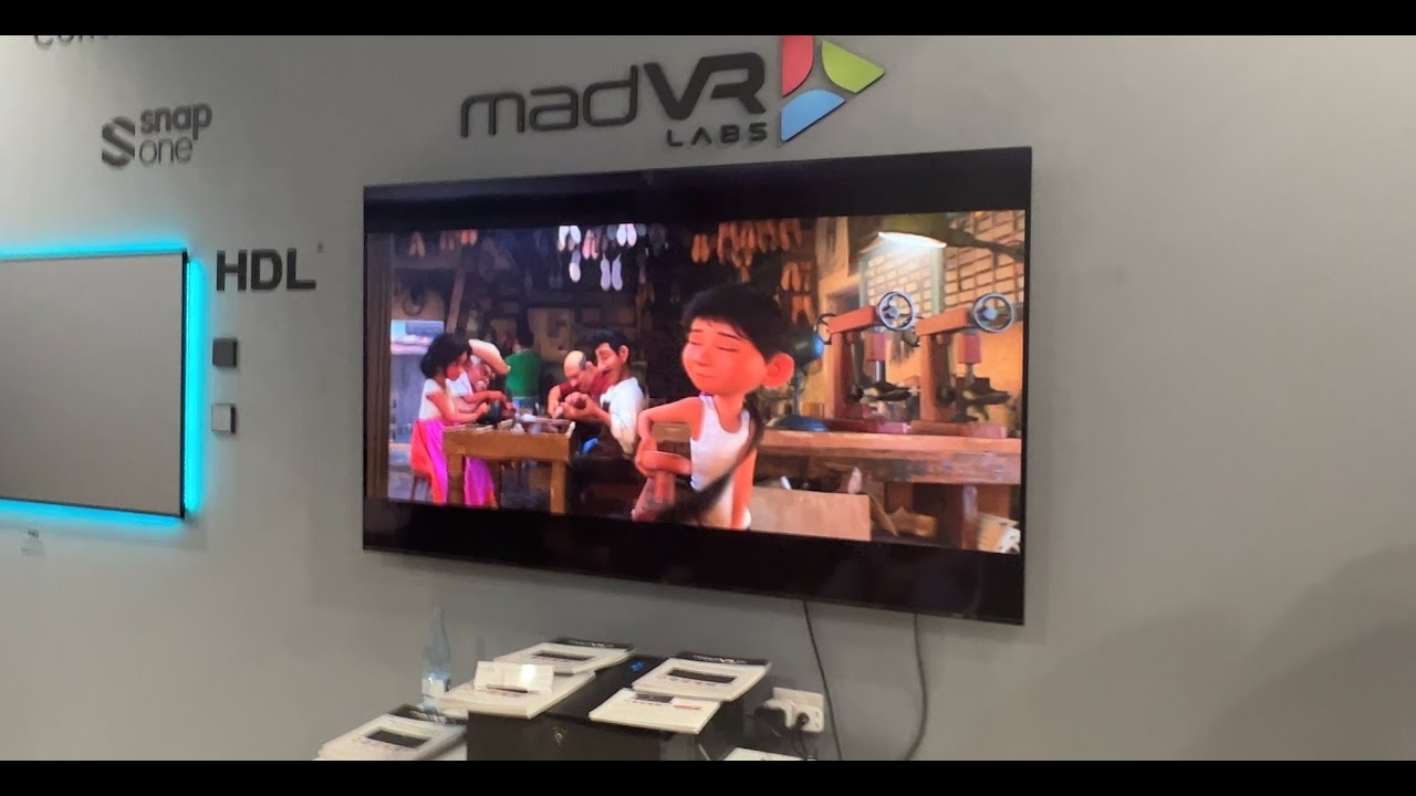 ISE23: MadVR mit AI Motion Interpolation Alpha Demo - YouTube