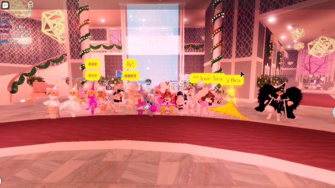 Playing Roblox Royale High! - YouTube