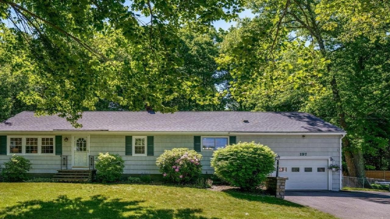 197 Payne Road, Scarborough, ME Presented by The Tru Brit Realty Group ...