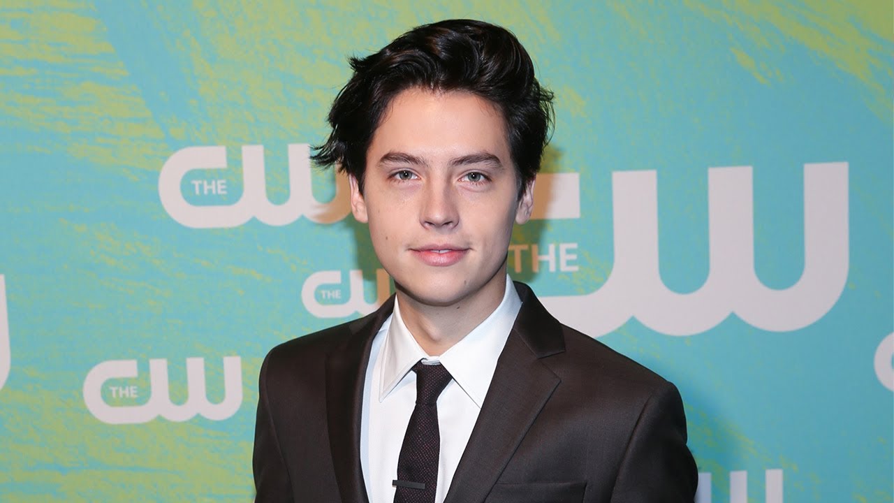 Cole Sprouse Talks First On-Camera Love Scene & Teases Riverdale's ...