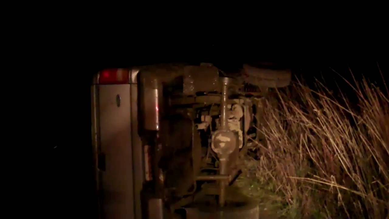 FORD RANGER 4X4 ROLLOVER - YouTube