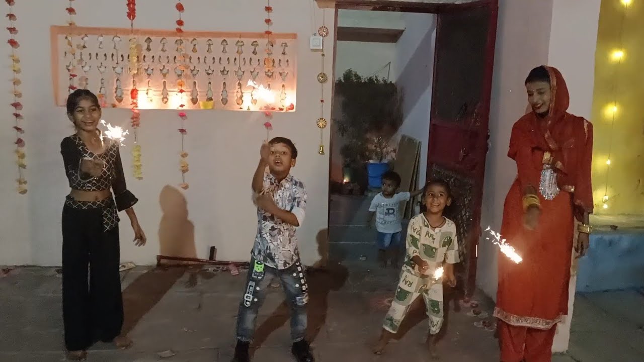 Diwali Pe Must Pathake Chala Diye | 2024 Ki Best Diwali Vlog | LADDU ...