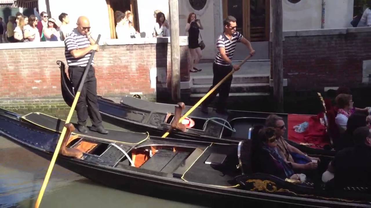 Gondola & Singer (Venice, Italy) - YouTube
