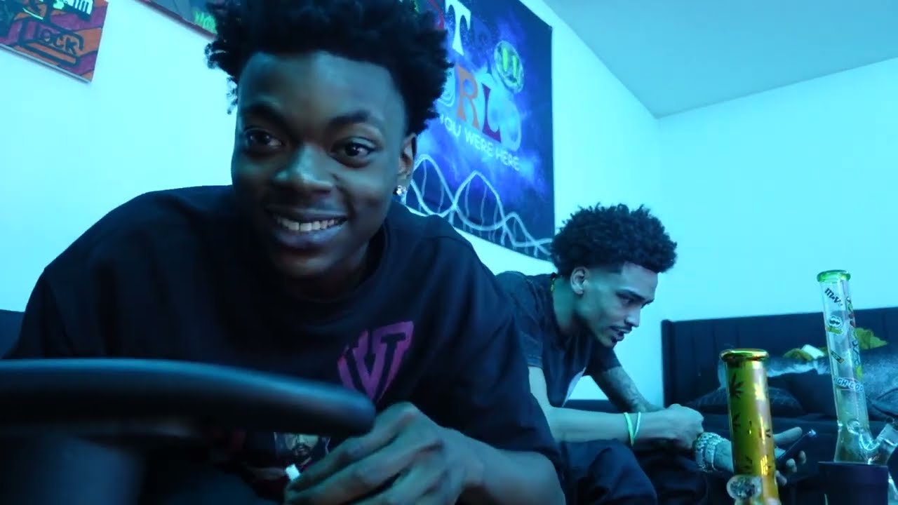 @Whocasper PULLED UP AND GOT @highoffvlone GEEKED… - YouTube