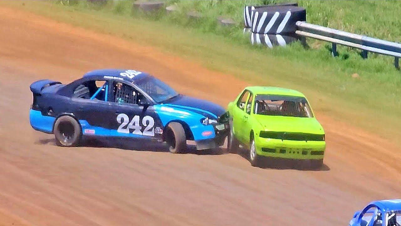 Waiuku Dirt Track Speedway - 6 Cylinder Productions Saloons - 15/12/24 ...