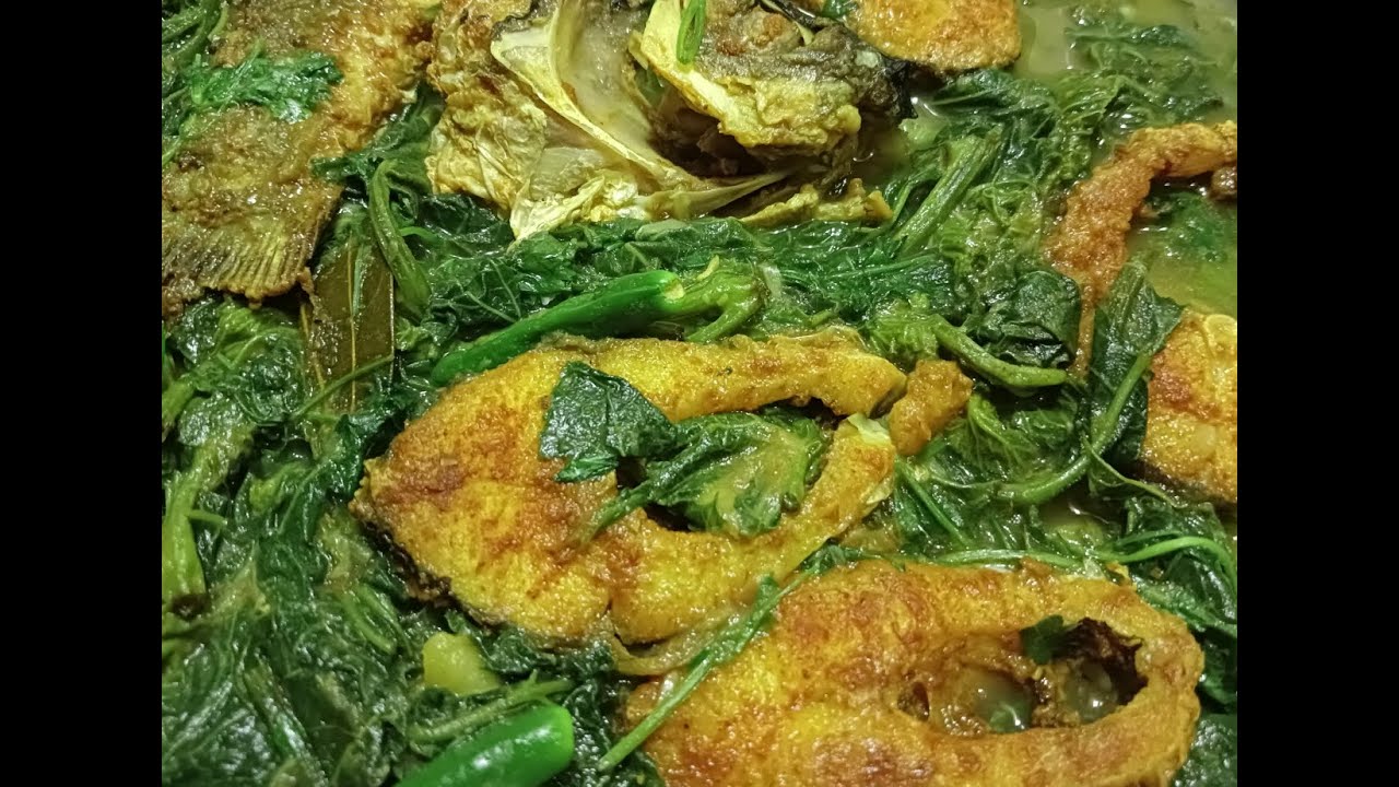 লাউ শাক দিয়ে মাছের ঝোল || Lau shak diye macher jhol || Shad Kitchen ...