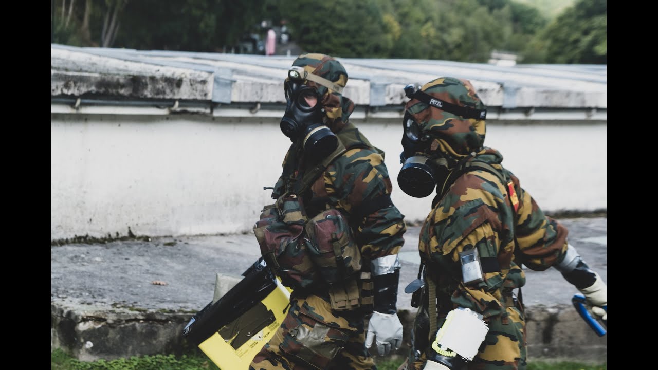 Ongewoon oefenterrein voor 4e Bataljon Genie - YouTube