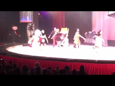 Snoopys Blockbuster Beagle Ice Skating Show- Knotts Berry Farm Summer 2016