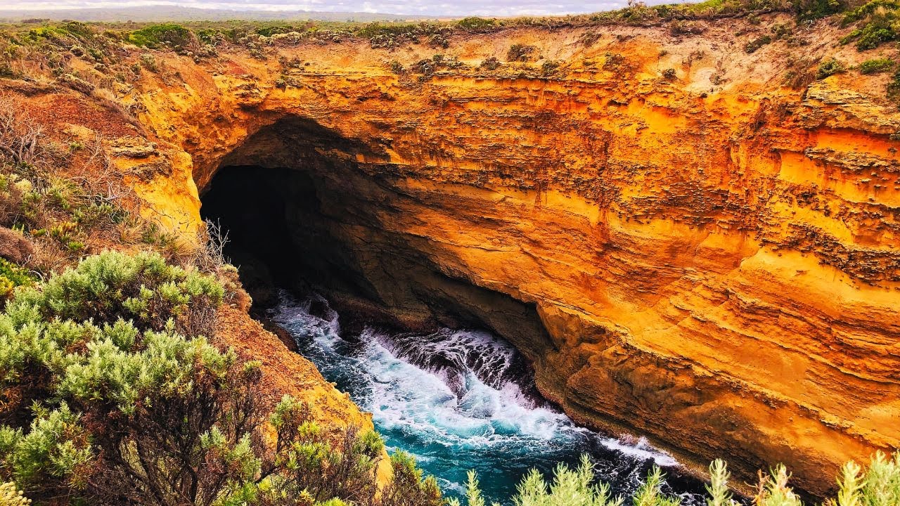 Exploring the Thunder Cave on the Great Ocean Road - YouTube