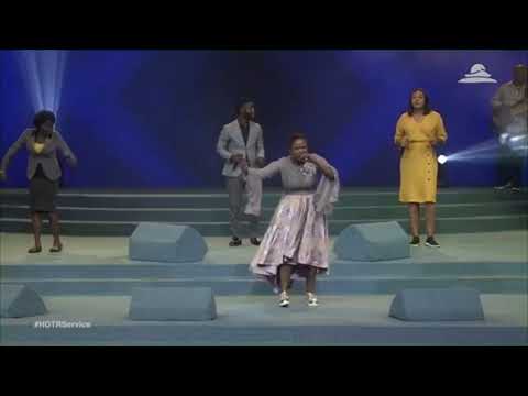Favour Chukwuma African Praise Service at HOTR. - YouTube