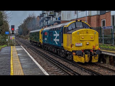 Class 37 + 975 | 37418 + 975025 | Loram Rail | Mega Thrash and Smoke ...