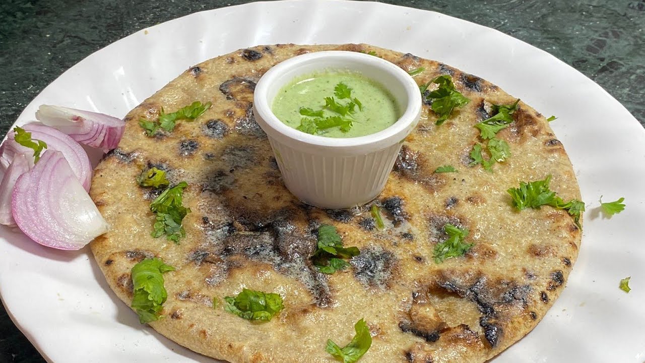 Paneer or pyaz ka tandoori Paratha recipe by Hasbe Zaika - YouTube