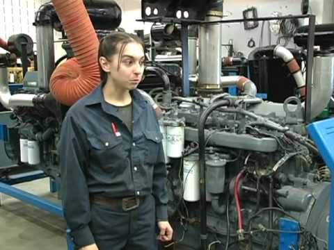 CFEM - Mécanique de Véhicules Lourds Routiers - YouTube