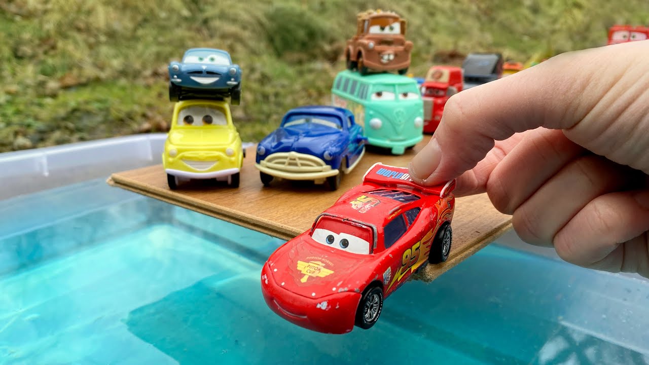 Disney Pixar Cars falling into deep pool with water | Lightning McQueen ...