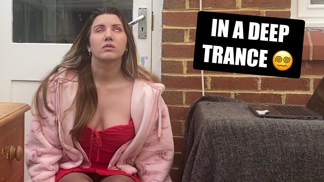 Antonia Hypnotized: Hypnosis Induction (Lots of Eye Rolls!) - YouTube