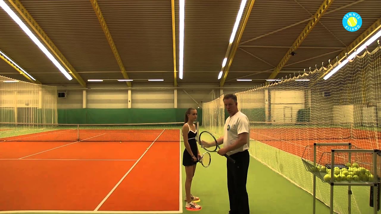 Een controle oefening voor de richting van de TopSpin Service- TennisEiland - YouTube