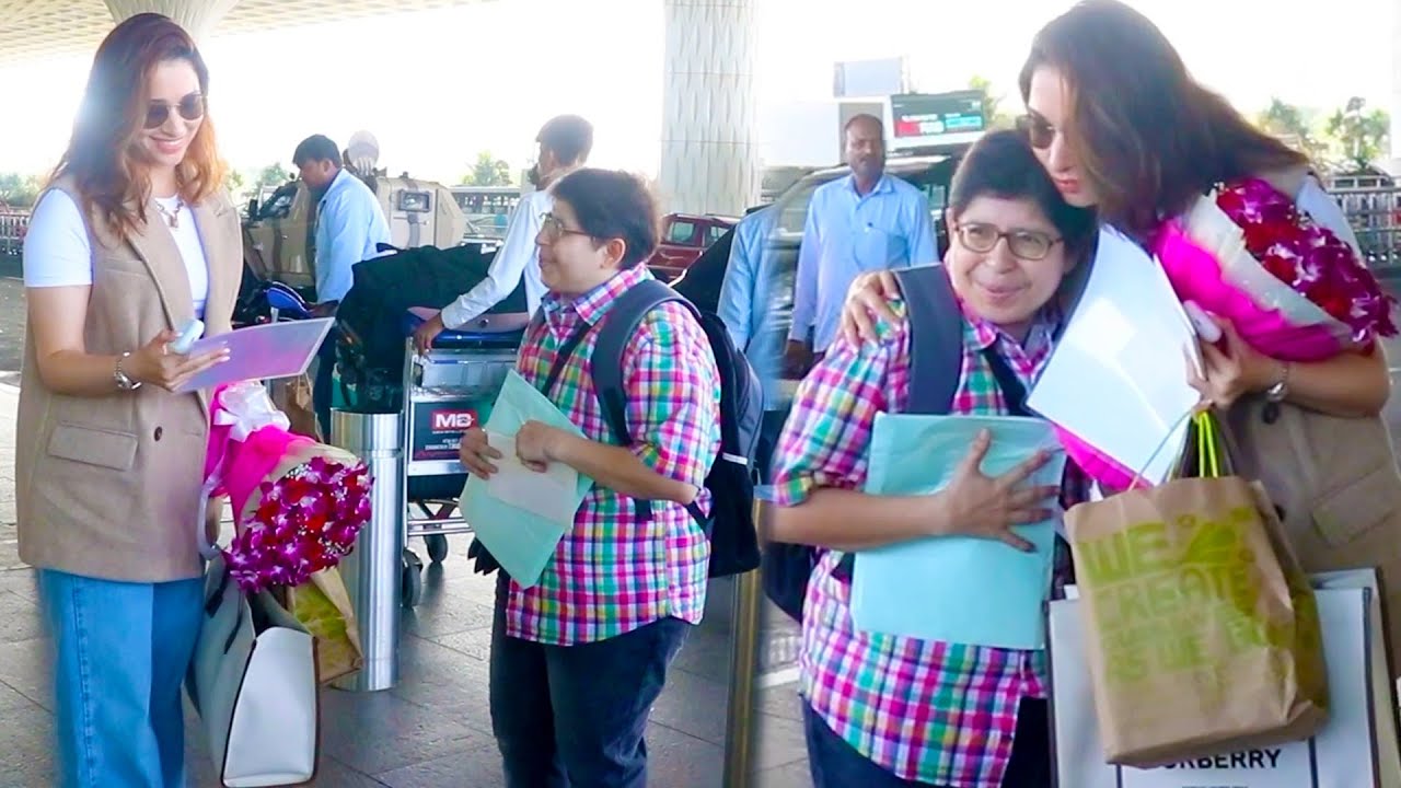 At The Airport Tamannaah Bhatia Receives Adorable Fifts From Fer Fan ...