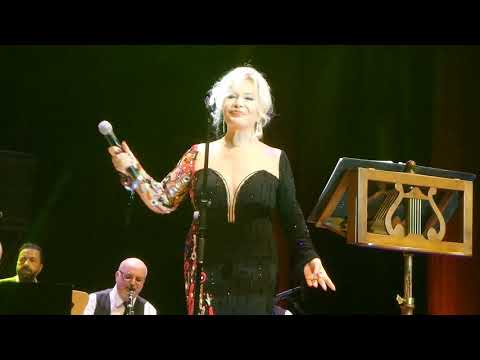 EMEL SAYIN -- Ada Sahillerinde Bekliyorum (6 Aralık 2018 CRR)