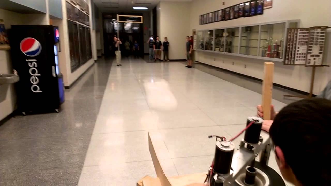 Team 3180 Frisbee shooter test 2013 FIRST robotics - YouTube