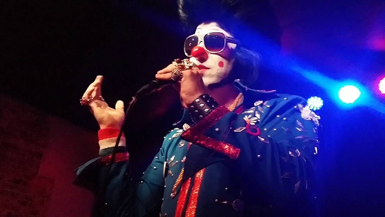 Clownvis Presley Reading Rainbow Theme at Lyric Room Green Bay - YouTube