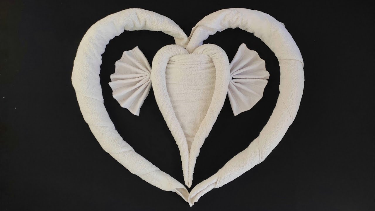Towel Art | Heart Towel Folding | Romantic Towel art - YouTube