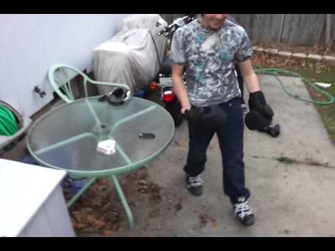 Wind knocked out boxing - YouTube