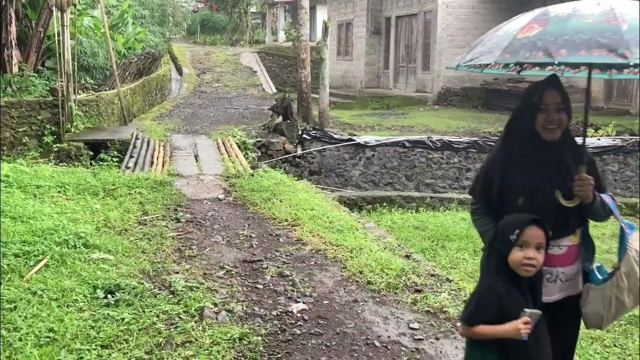 Drizzling rain in Moga village|| Beautiful village atmosphere in Indonesia - YouTube