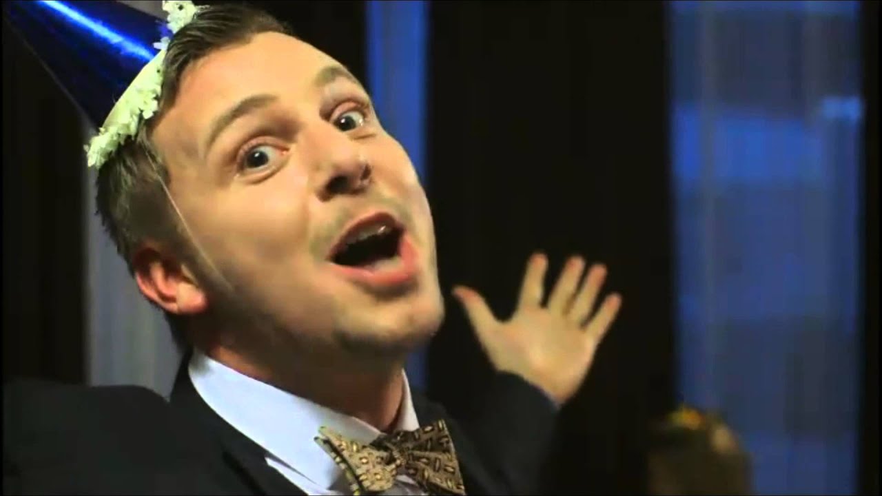 Steindi Jr. - Springum Út Áramótaskaupið 2013 - YouTube
