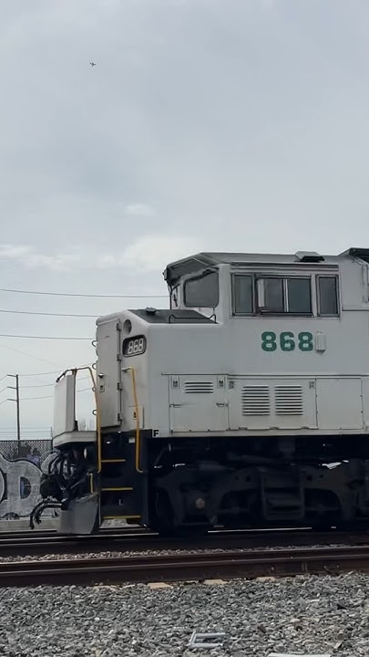 [Preview] SCAX 868 Leads a M662 near Santa Fe Springs! - YouTube