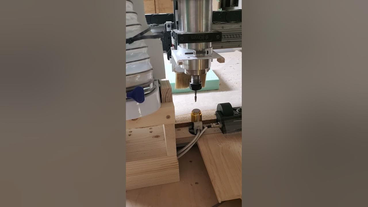 First CNC tool change with dust boot on. - YouTube