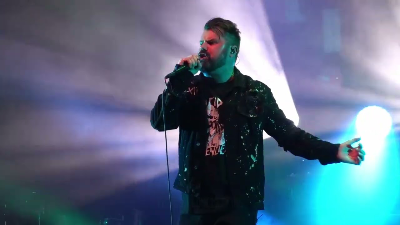 Silverstein - "Bad Habits" and "Vices" (Live in Los Angeles 8-27-22 ...