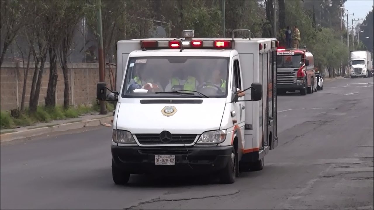 ERUM CDMX ambulancia y unidad de rescate respondiendo - YouTube