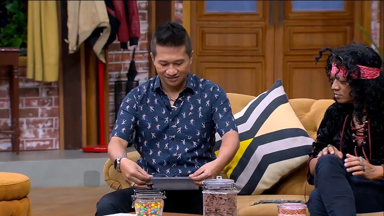 Mang Saswi Bikin Rangkuman Ujian Banyak Banget - YouTube