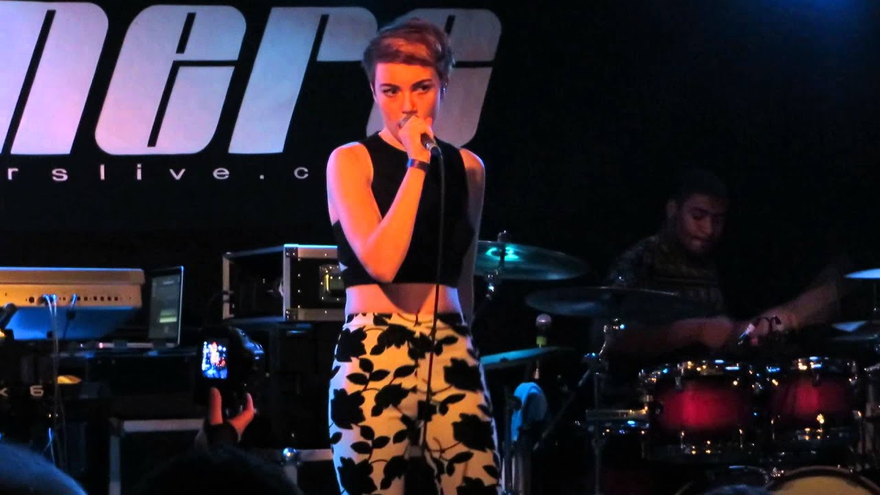 Chlöe Howl - Disappointed - at The Joiners, Southampton on 24/01/2014 ...
