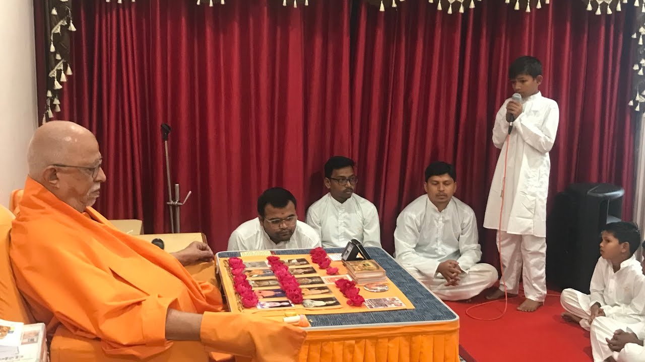 Doctor swami puja darshan | satsang dixa | baps sankri mandir - YouTube
