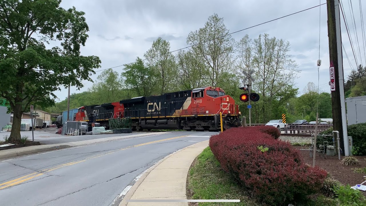 Rare CN with a Nathan P3 horn - YouTube