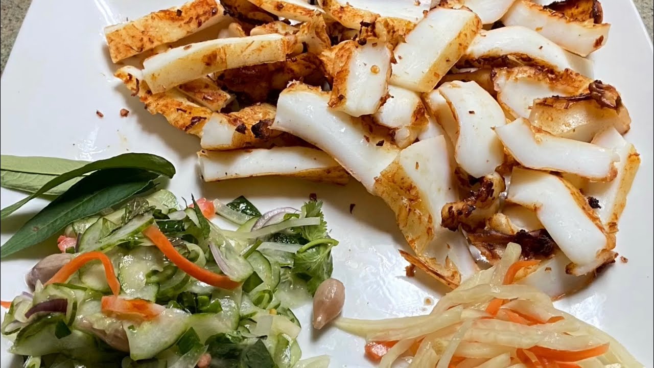 Grilled Cuttlefish with Special Spices @ VH22 Bếp Việt / Amazing Fish ...