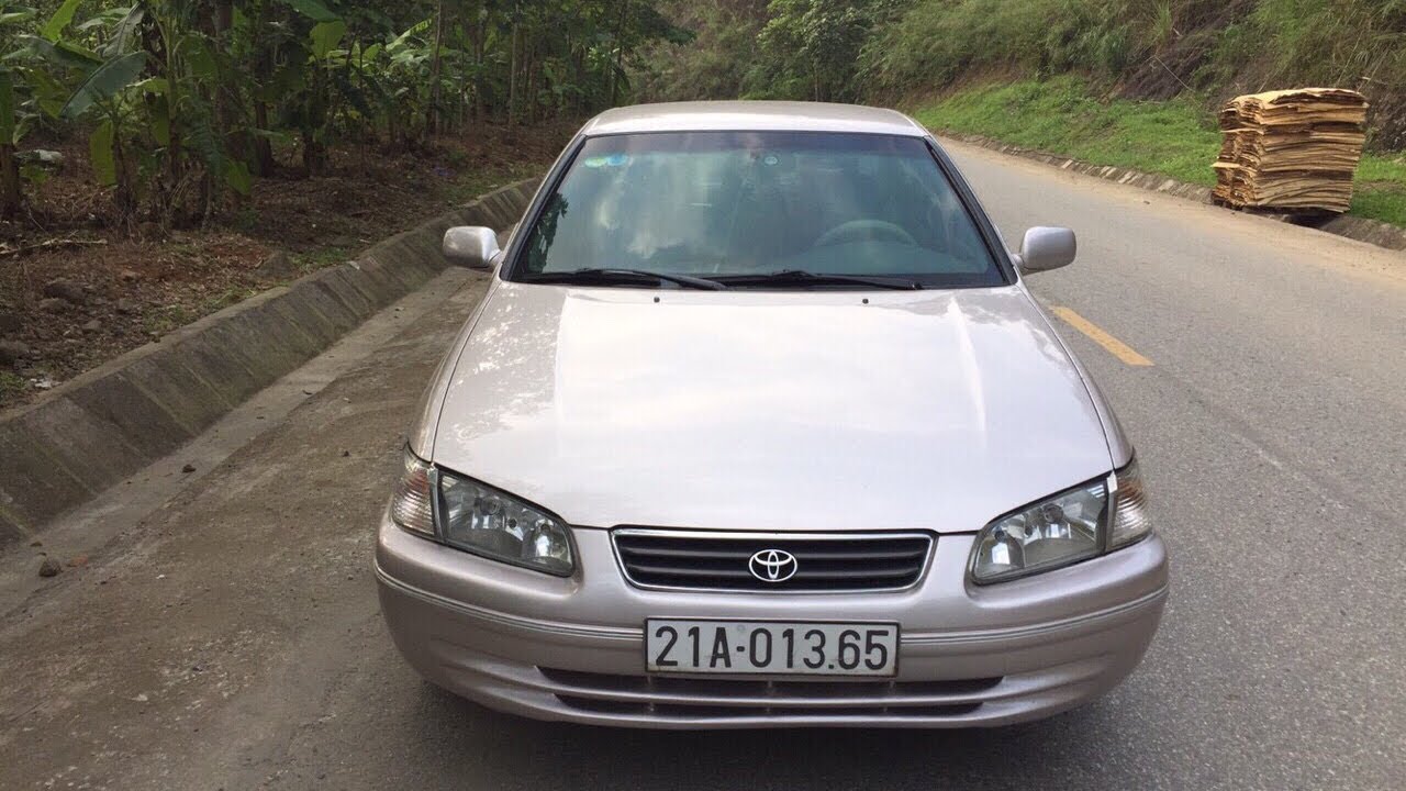 Toyota Camry GLI 2.2 sx 2000 xe Bí thư huyện sử dụng giá 210 tr call ...