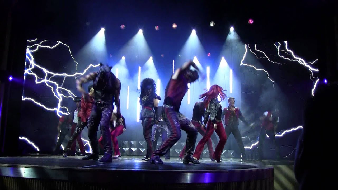 Hurricane - AIDA bella - István Csiszár - YouTube